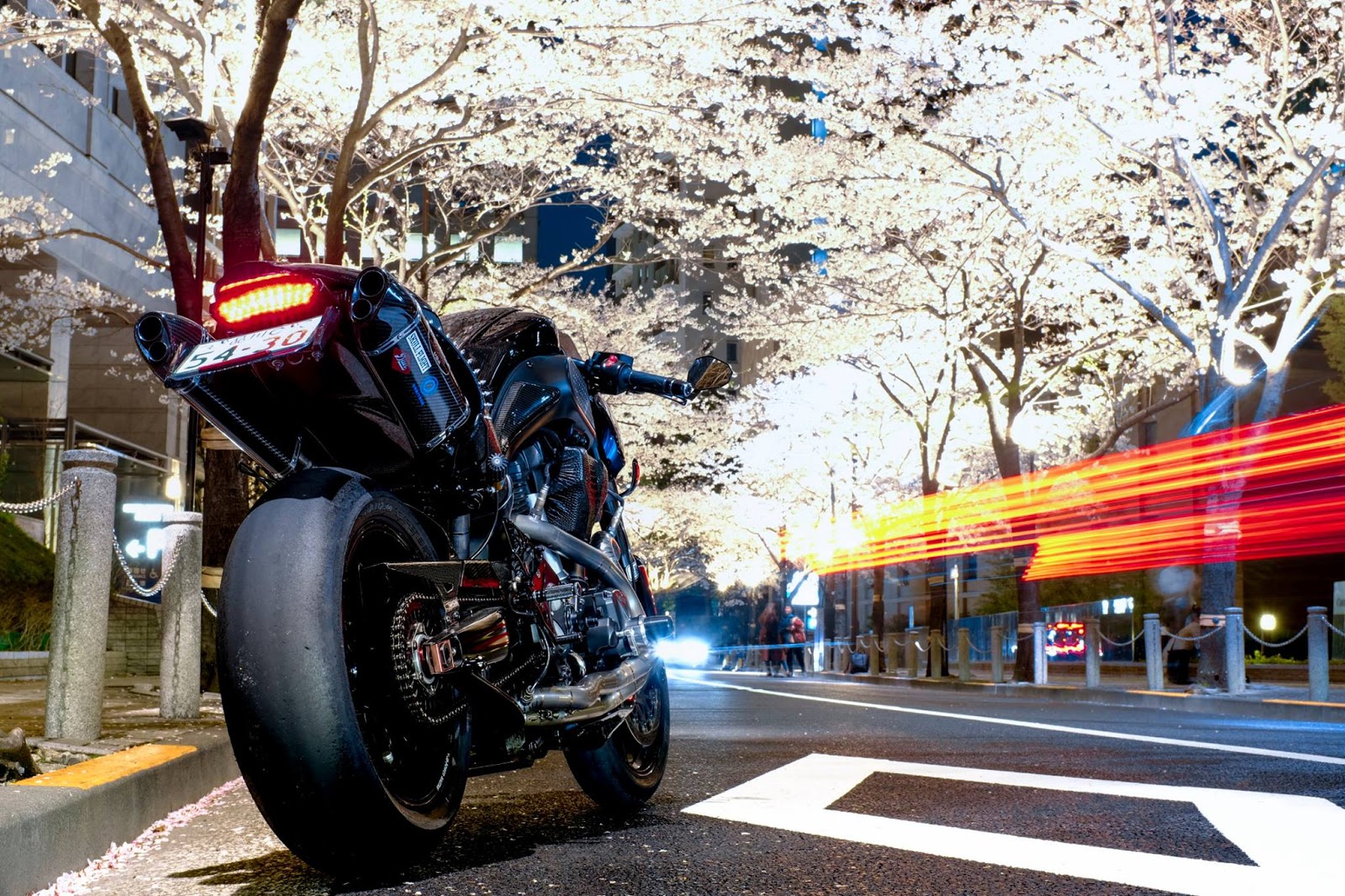 Dark Side in Tokyo - RocketGarage - Cafe Racer Magazine