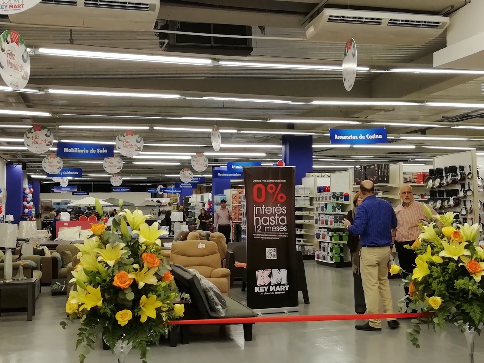 KEY MART INAUGURA SU TIENDA EN CASCADAS MALL