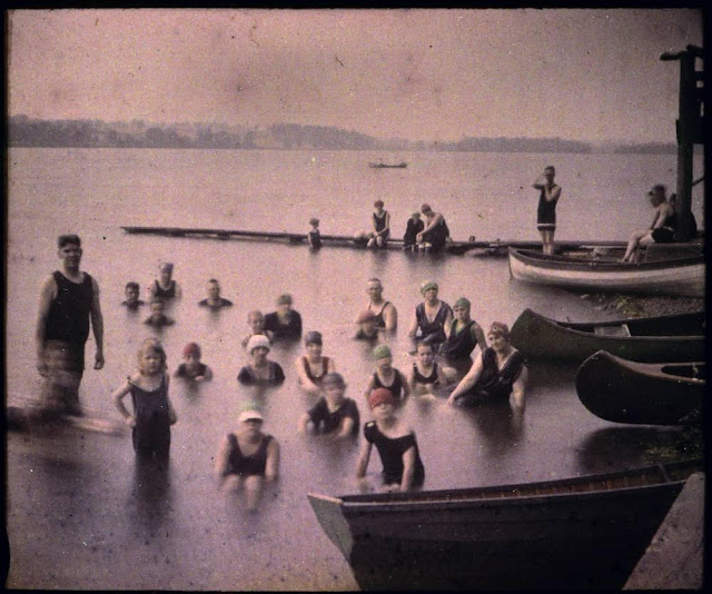 The Early 20th Century through the Eyes of Autochrome