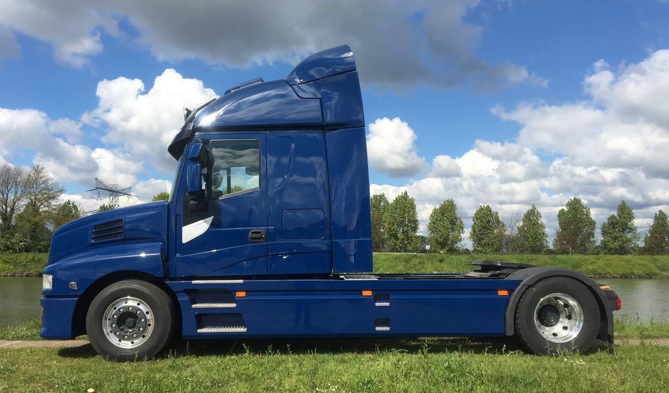 DIECIOCHO RUEDAS: IVECO POWERSTAR / STRATOR… CAMINO A LOS 20 AÑOS…