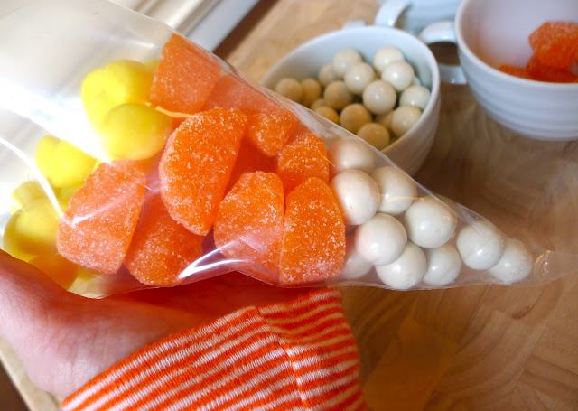 Home Sweet Abode: Candy Corn Treat Bags