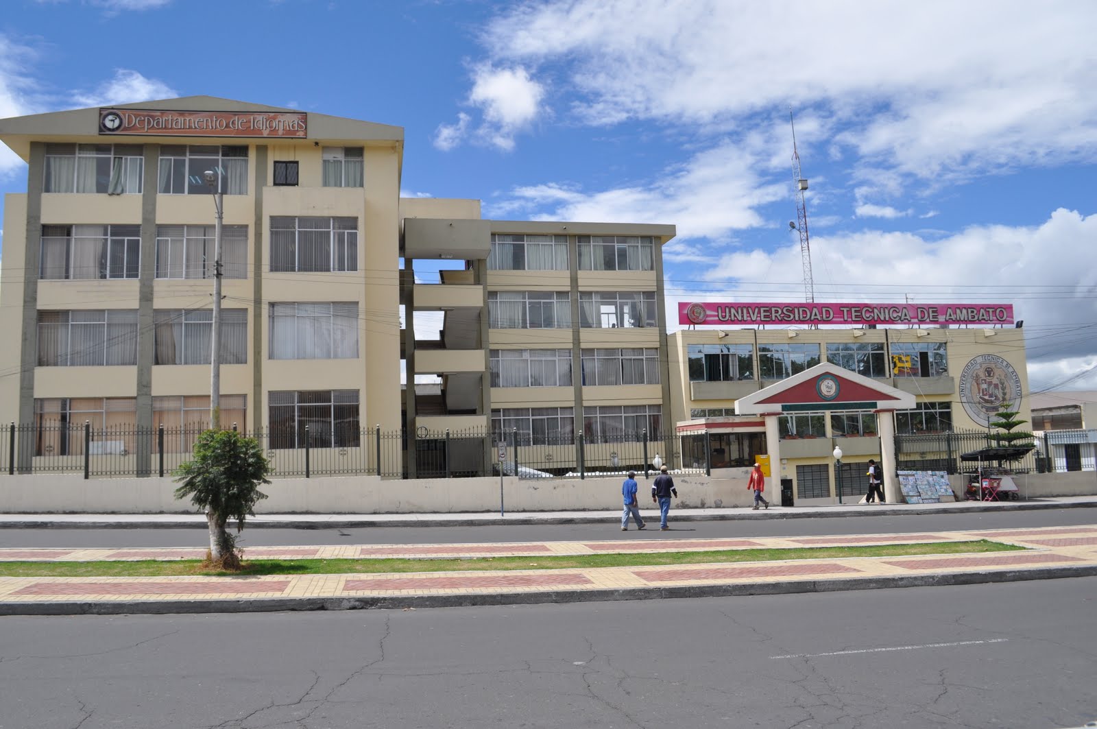 LA U-TV AMBATO AYER Y HOY EL BLOG DE LA UTA: FACULTADES PRESENTARÁN SU ...