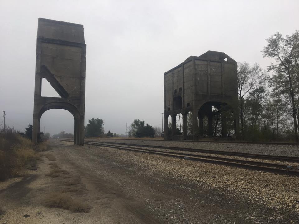 Towns and Nature: Gilman, IL: Coaling Tower