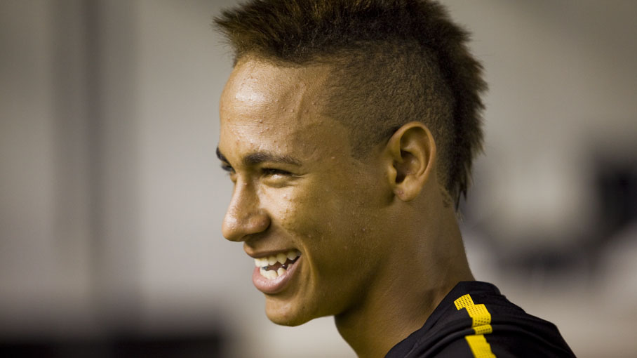 World Sports Center: Neymar - smile for happy for what he achieved