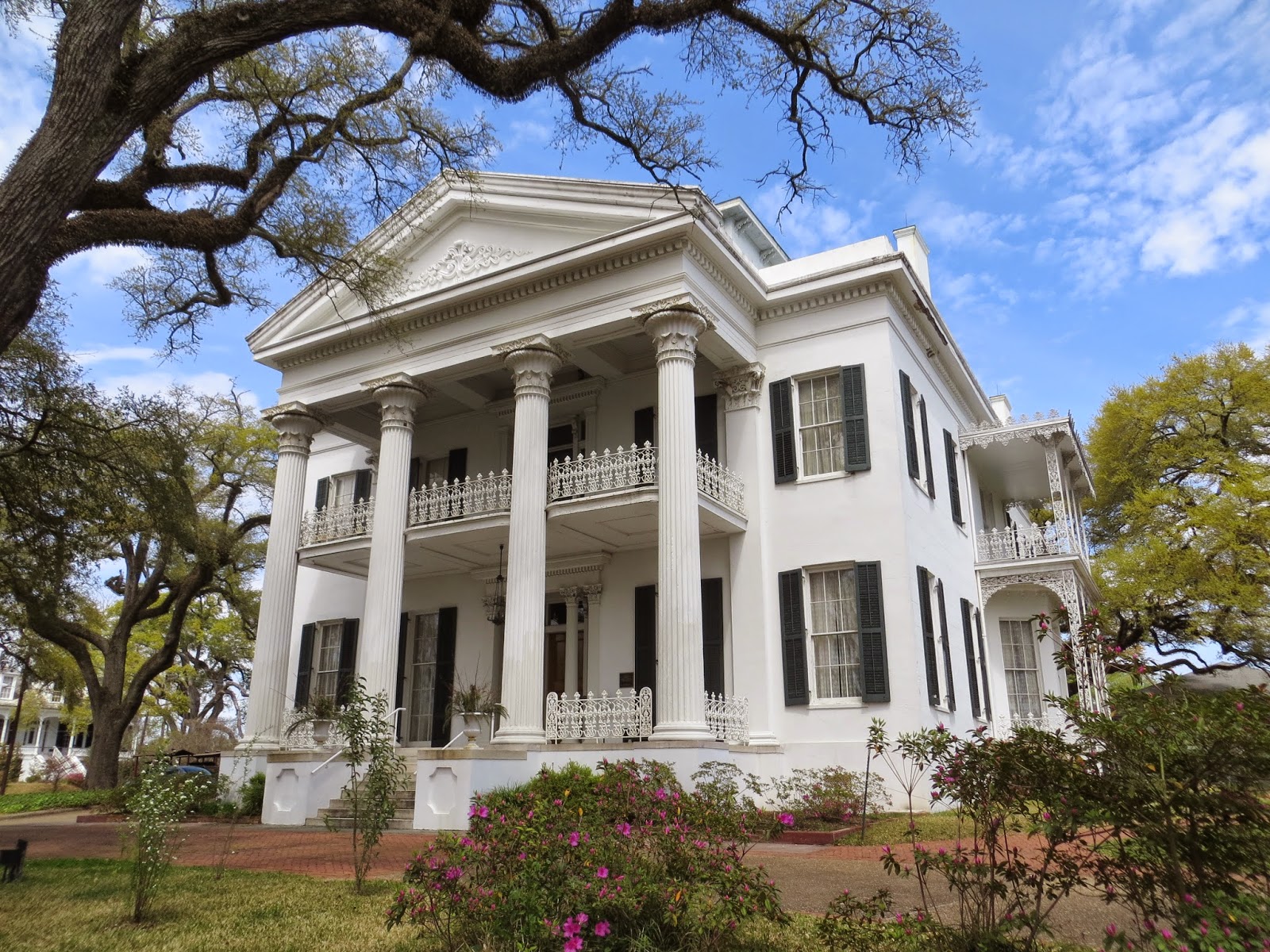 Sweet Meanderings: Just Some of the Mansions of Natchez, Mississippi