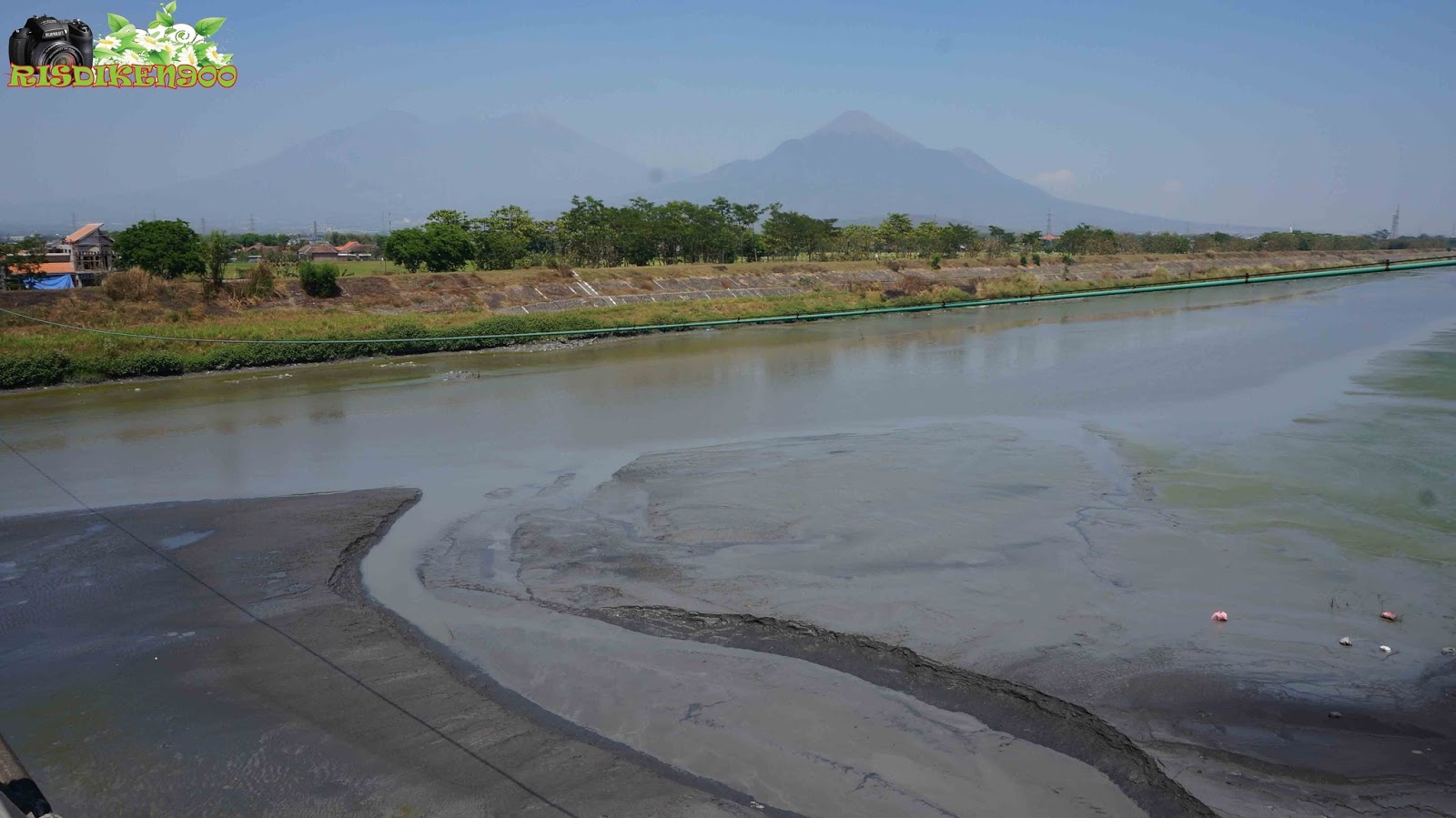 Perjalananku: Sungai Gempol / Porong dipenuhi lumpur saat musim kemarau