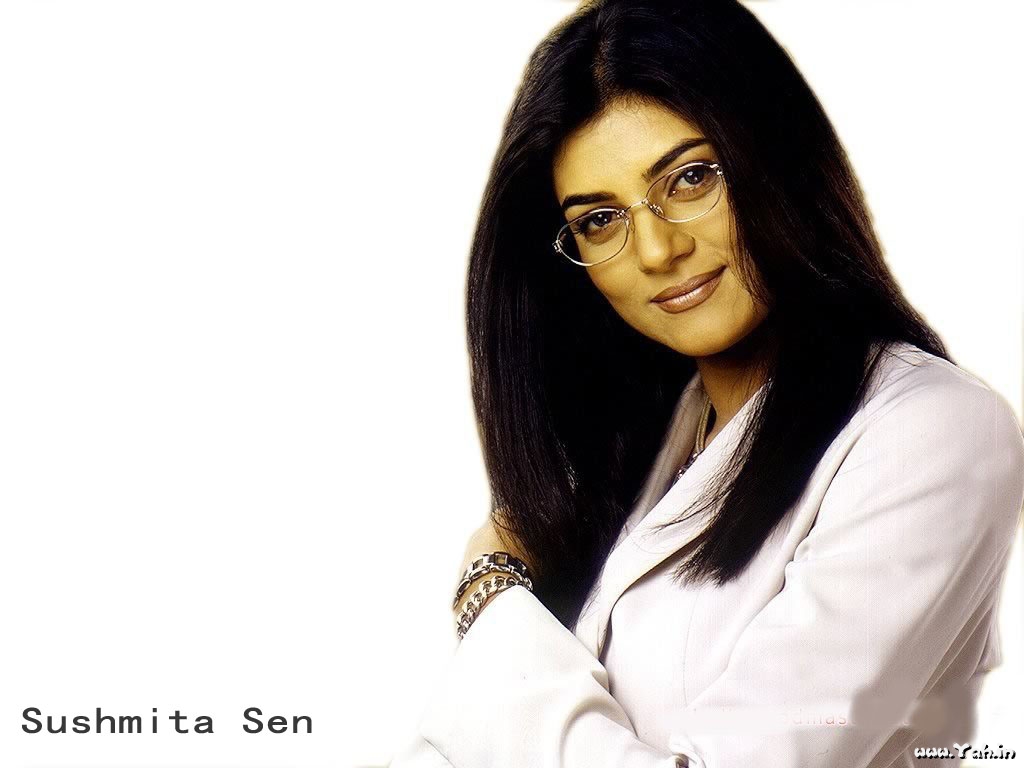 Sushmita Sen Bollywood Actress Wallpapers-SantaBanta-Hungama ...