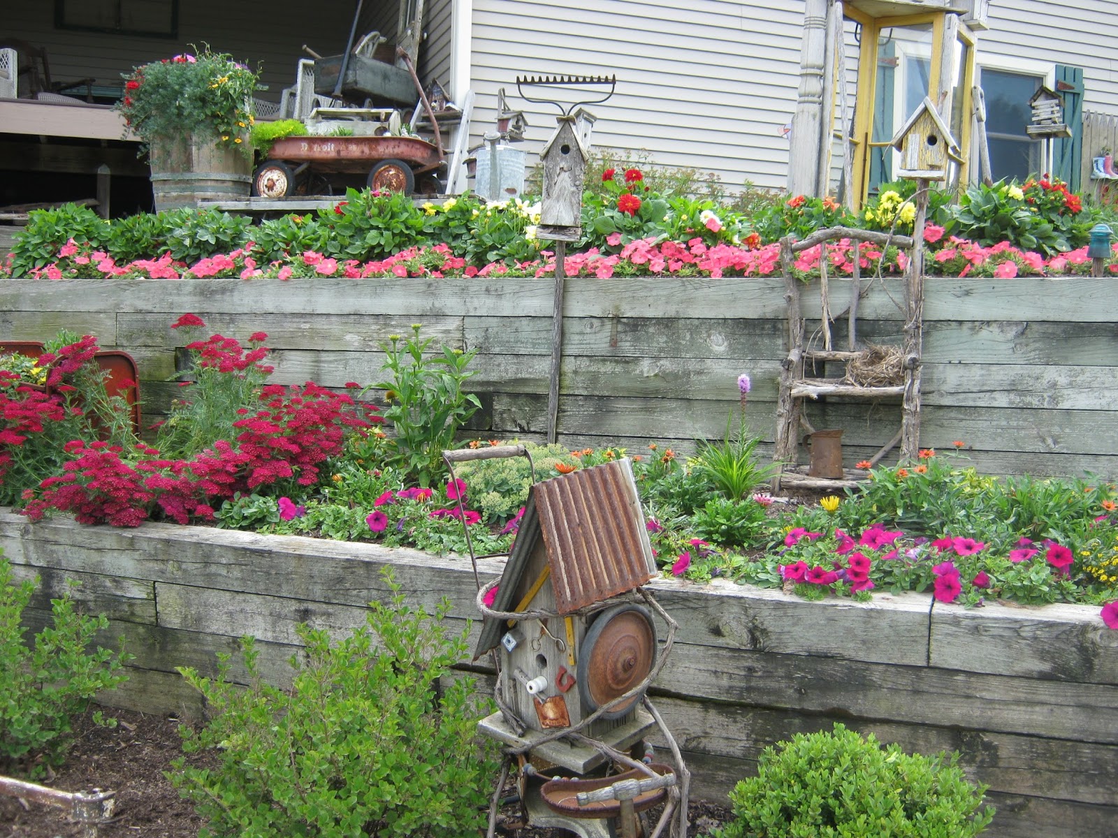 Primitive Passion Decorating: Primitive Garden pics from Lacasa Garden ...