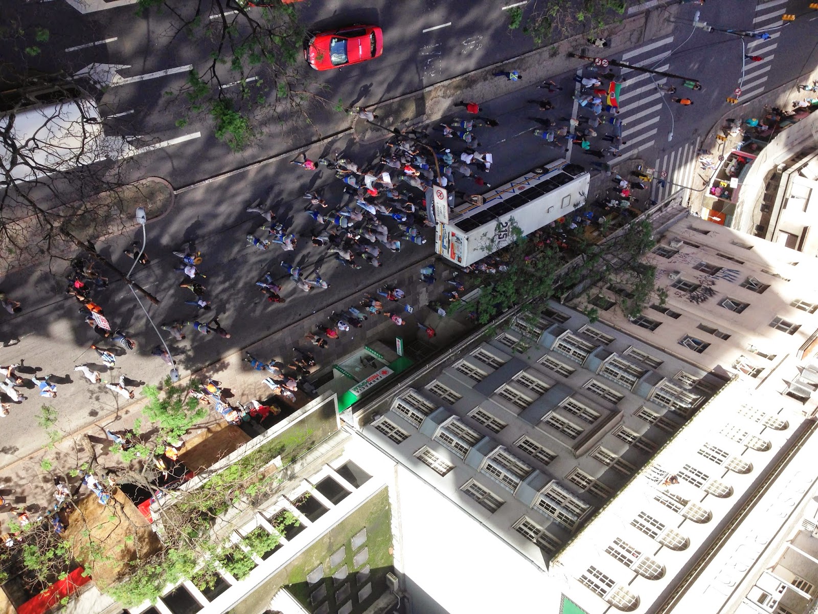 Jornalista Polibio Braga: Greve dos eletricitários da CEEE tem pouca ... Jornalista Polibio Braga: Greve dos eletricitários da CEEE tem pouca ...