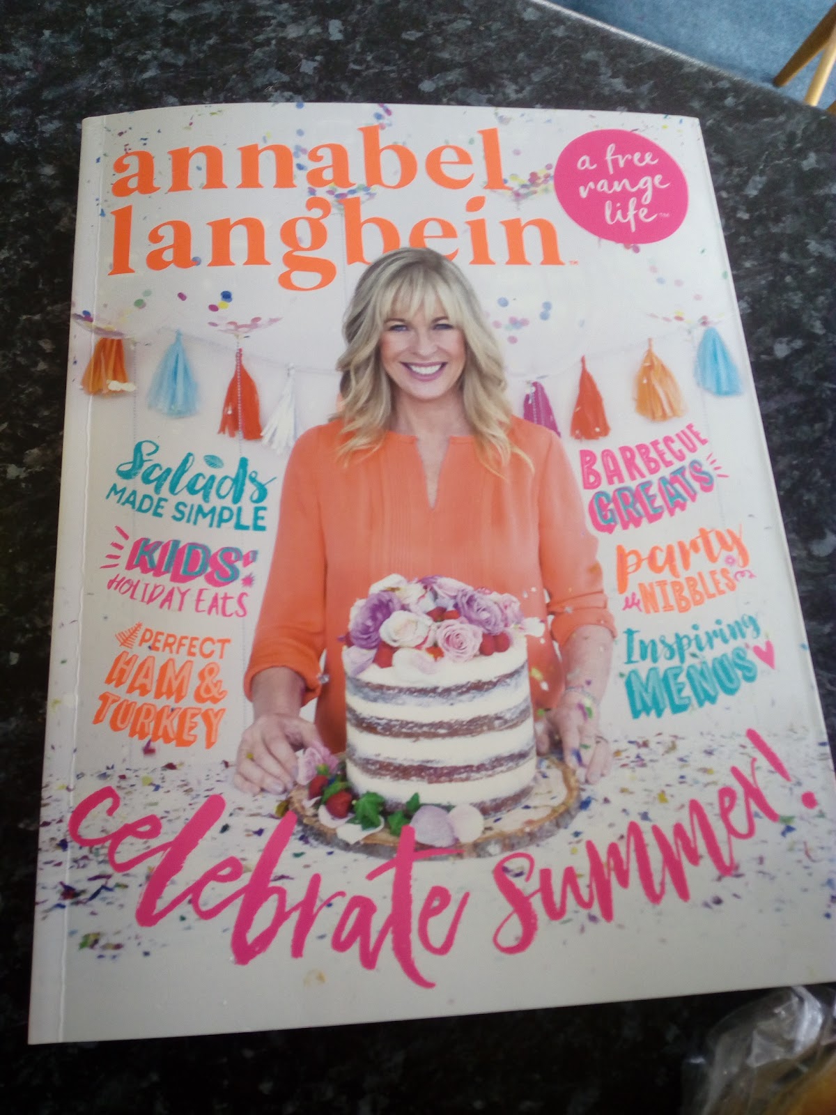 Made with my two hands: Cooking from the books - Annabel Langbein