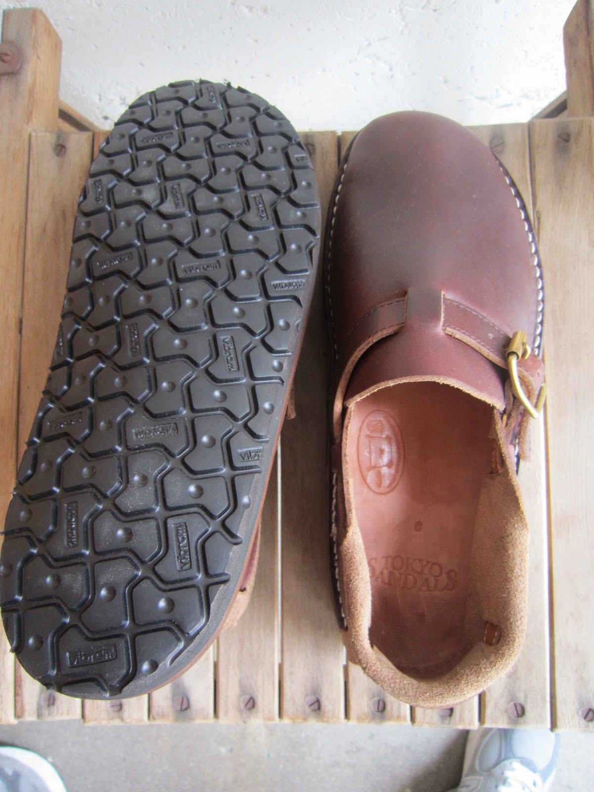 Cape Cod Clothing Store& Backyard Bar: TOKYO SANDALS HEEL HOLD SLIP ON