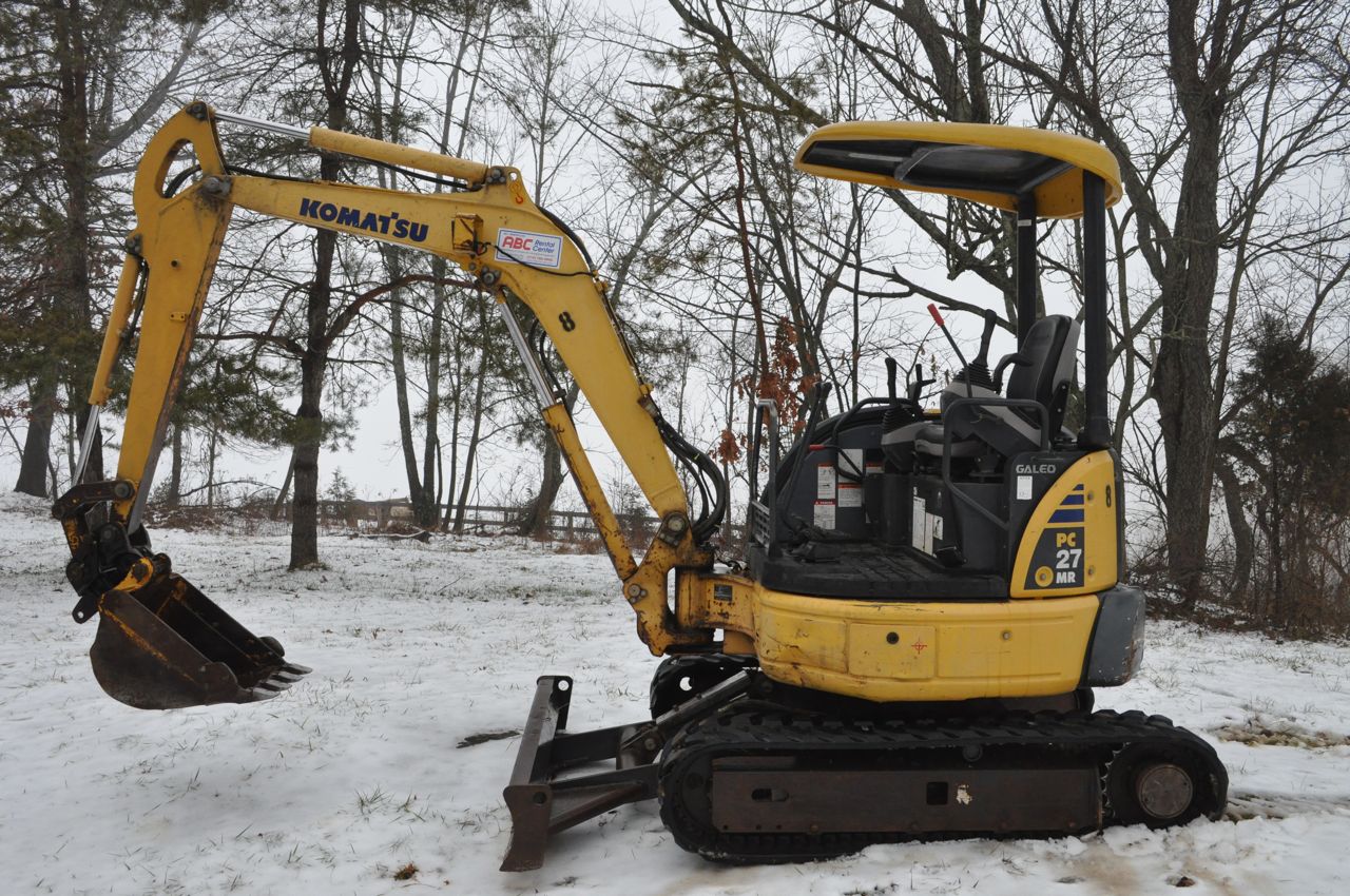 ROCKIN WALLS: Newest Team Member Komatsu PC27 Mini X