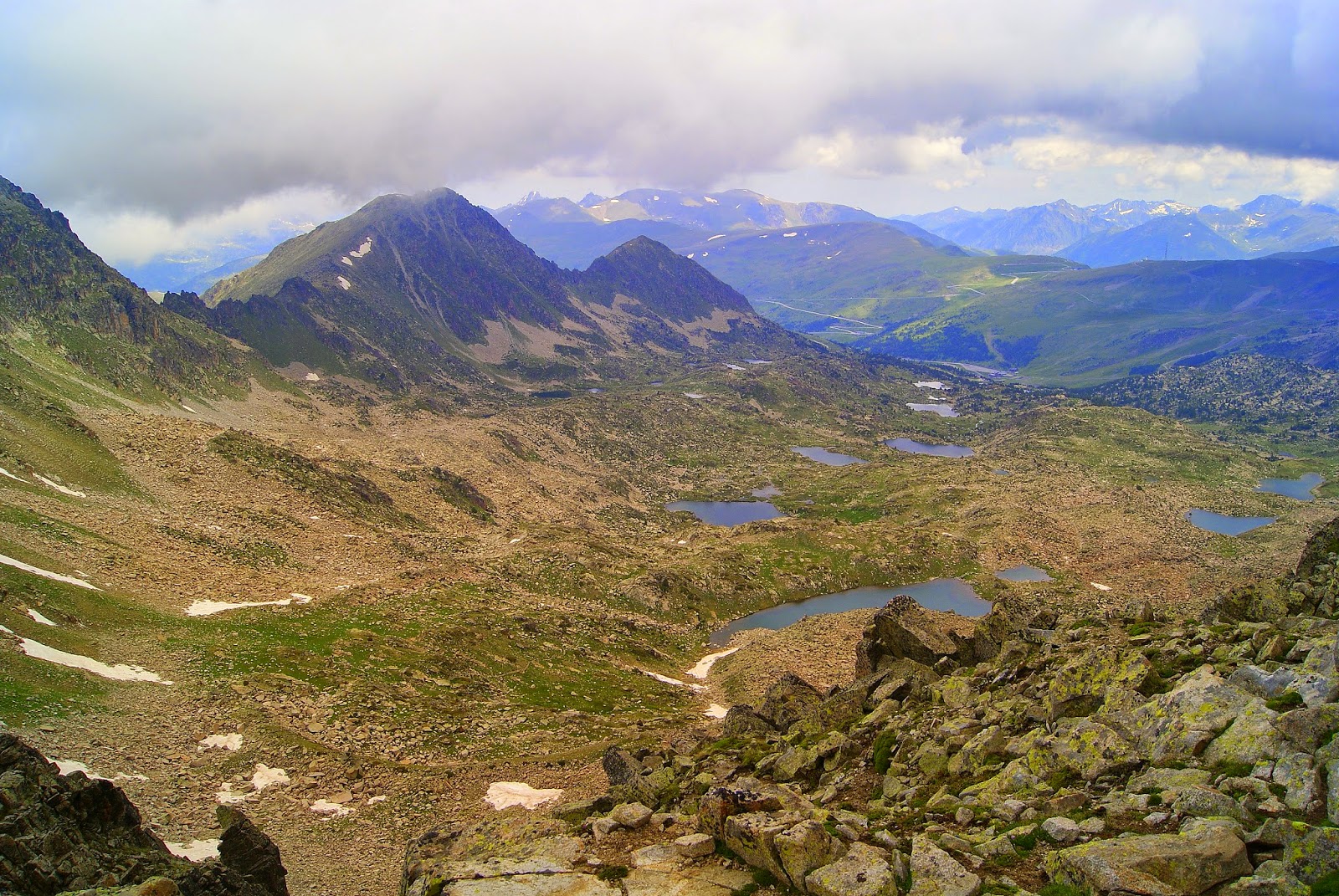 MUNTANYES I CAMINS (i altres històries...): EL PIC DELS PESSONS (2.864 m)