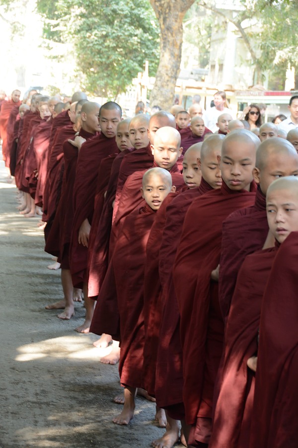 Tom and Margot's Adventures in Photography: Myanmar - Day 8 ...