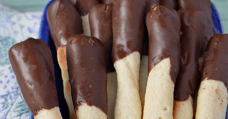 Palitos con chocolate / Recetas dulces, fáciles y ricas! / Tres Tenedores