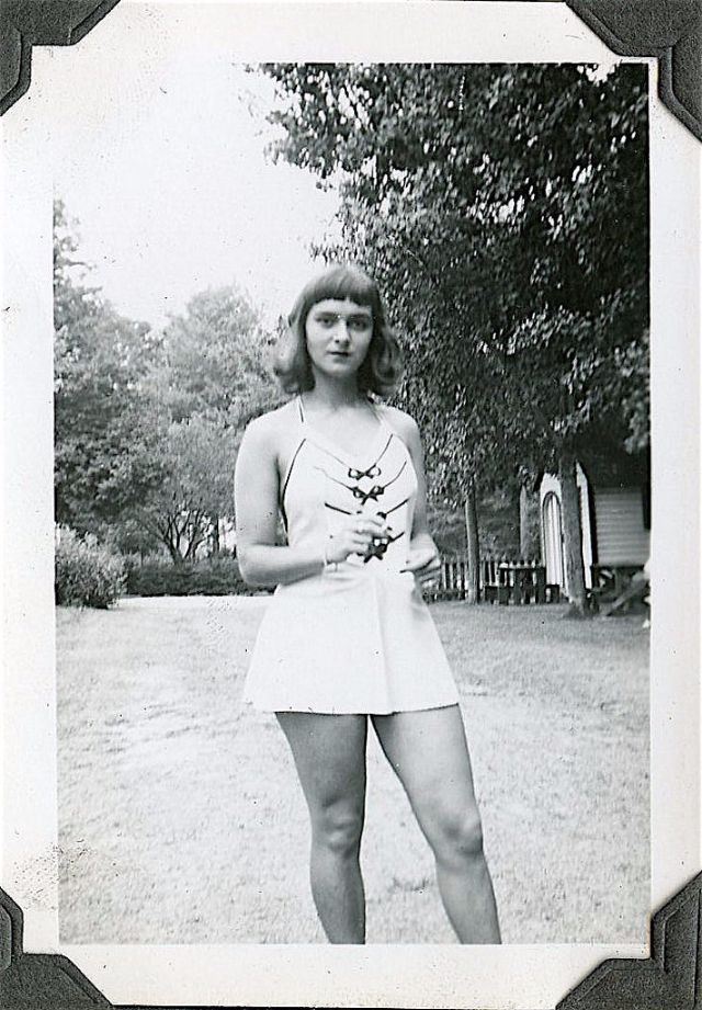 Found Snapshots of Young Women Enjoying Their Summer Holidays in the ...