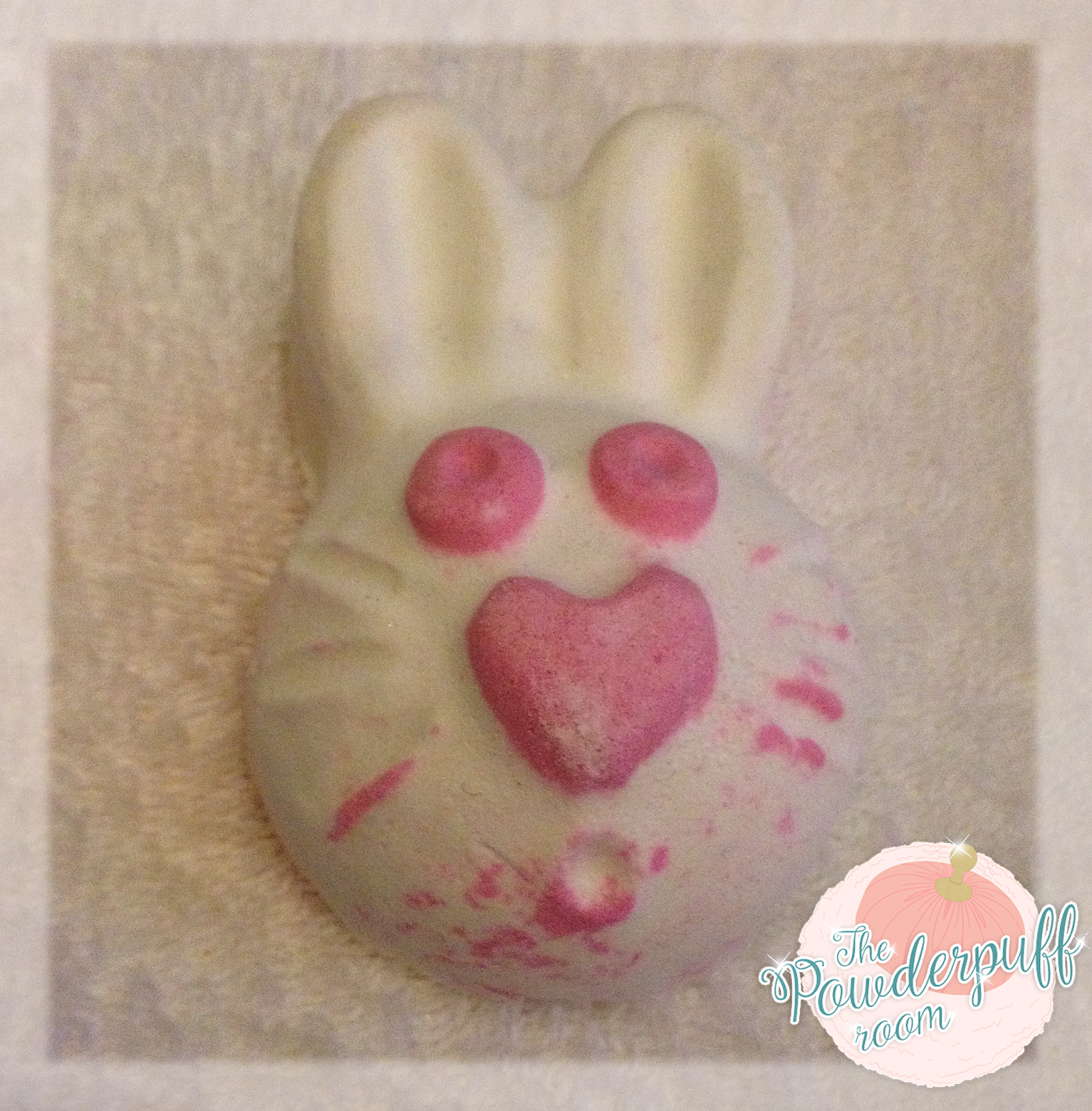 The Powderpuff Room: Hoppity Poppity Bath Bomb - Lush Review