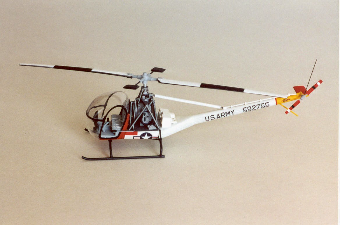 AIRPLANE SCALE MODELKIT: HILLER 360 UH-12 A