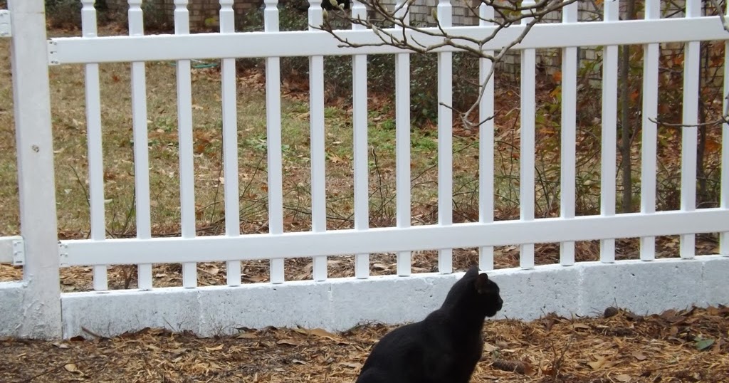 MARIETTE'S BACK TO BASICS: {Our New Retainer Wall & Vinyl Picket Fence}