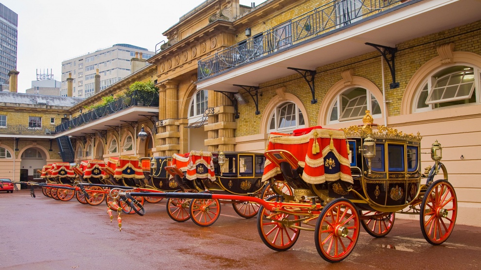 All About London: Buckingham Palace Staterooms and Royal Mews