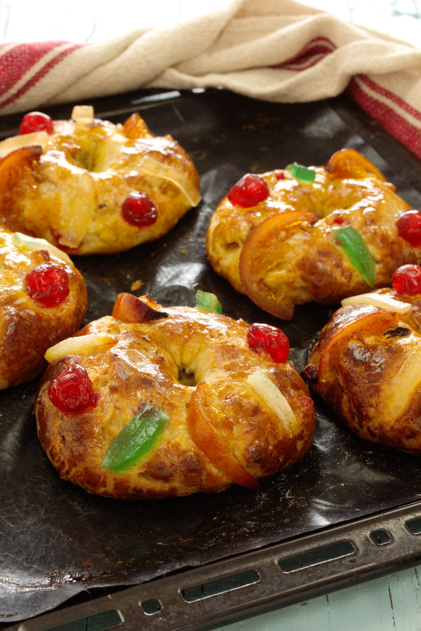 Cinco Quartos de Laranja: Mini bolos-rei