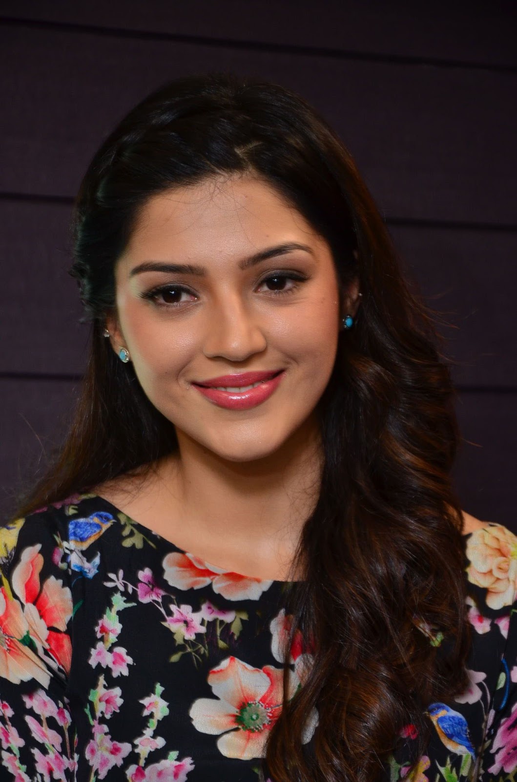 Actress Mehreen Kaur Pirzada Stills At Naturals Salon Launch