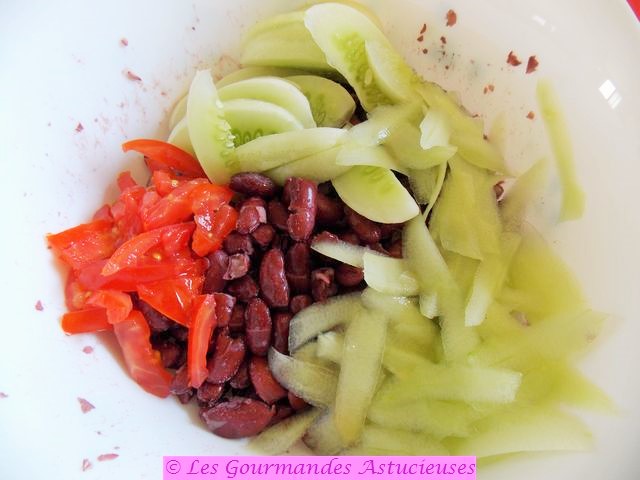 Salade fraîcheur aux Haricots rouges-concombres-orties-bourrache (Vegan)