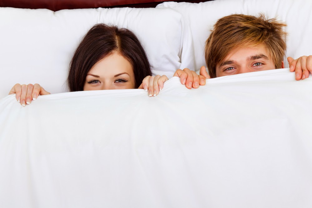 ¿Cómo complacer a una mujer en la cama? | Como Hacer Y Saber hacer!!