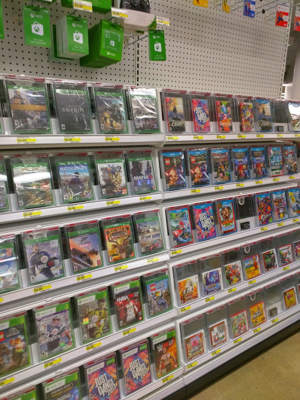 Robert Dyer @ Bethesda Row: Bethesda Target opens early - and you're ...