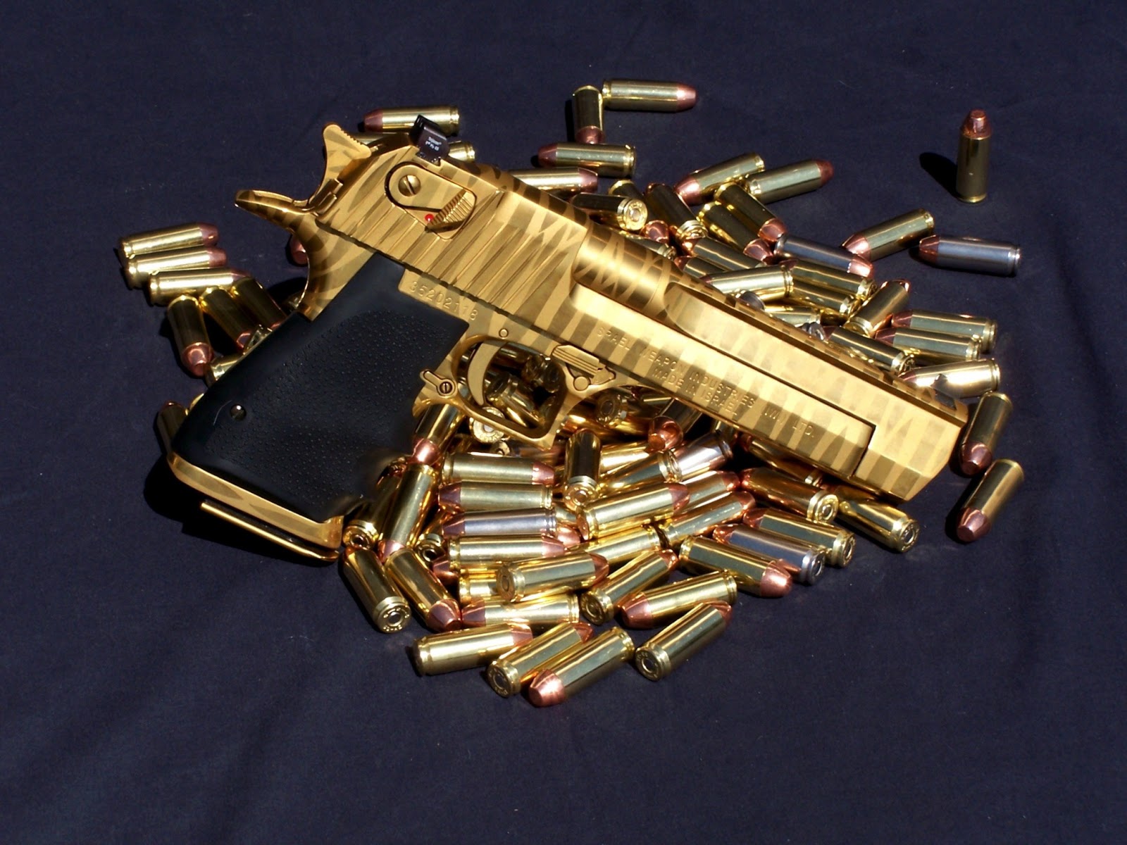 Weapon Guns Wallpaper: Dangerous