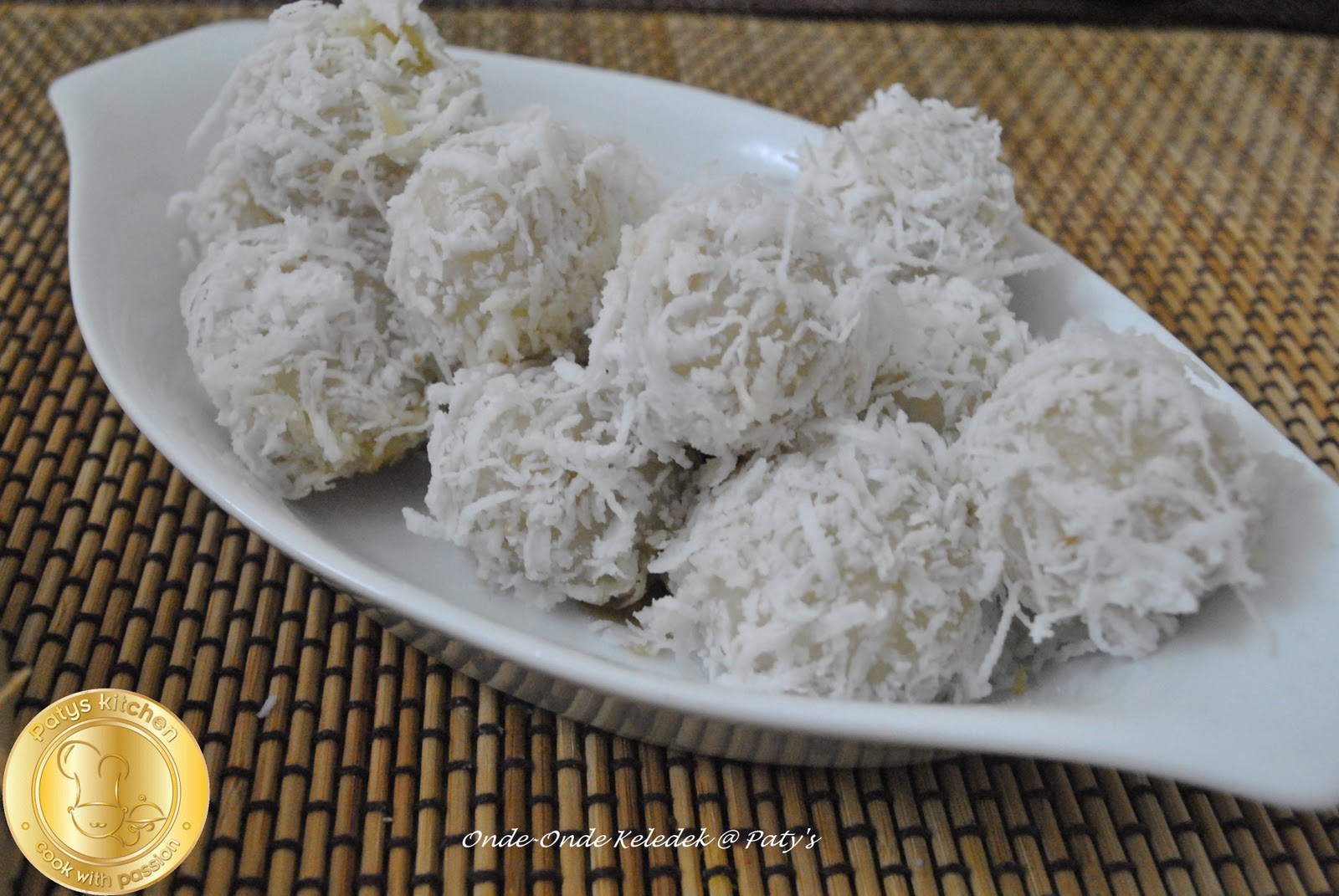 PATYSKITCHEN: 1 MALAYSIA ONDE-ONDE AKA ONE-ONDE 3 RASA