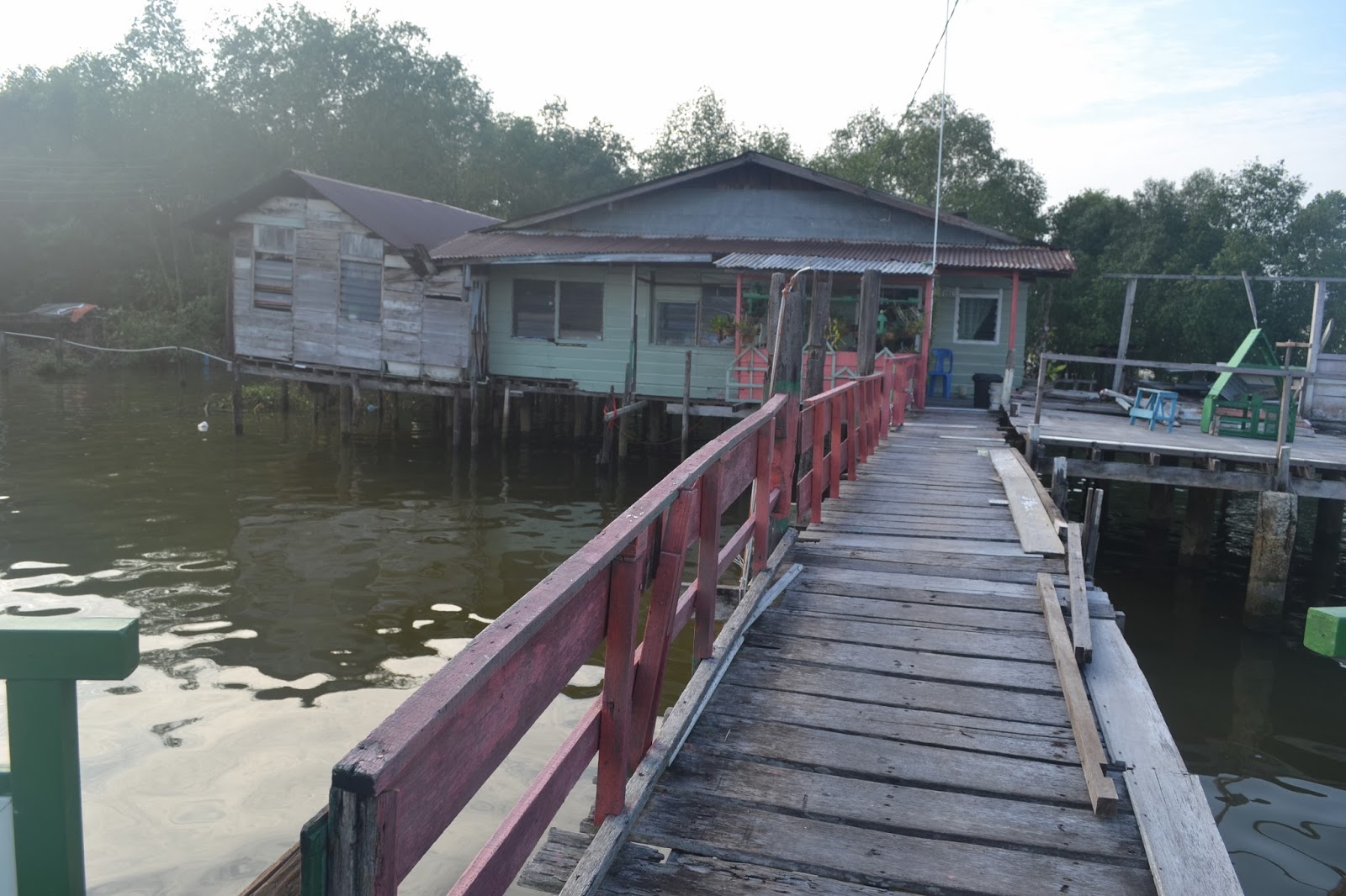 Travel My Way: Brunei Part 3 : Kampung Air Limbongan dan Tamu Kianggeh