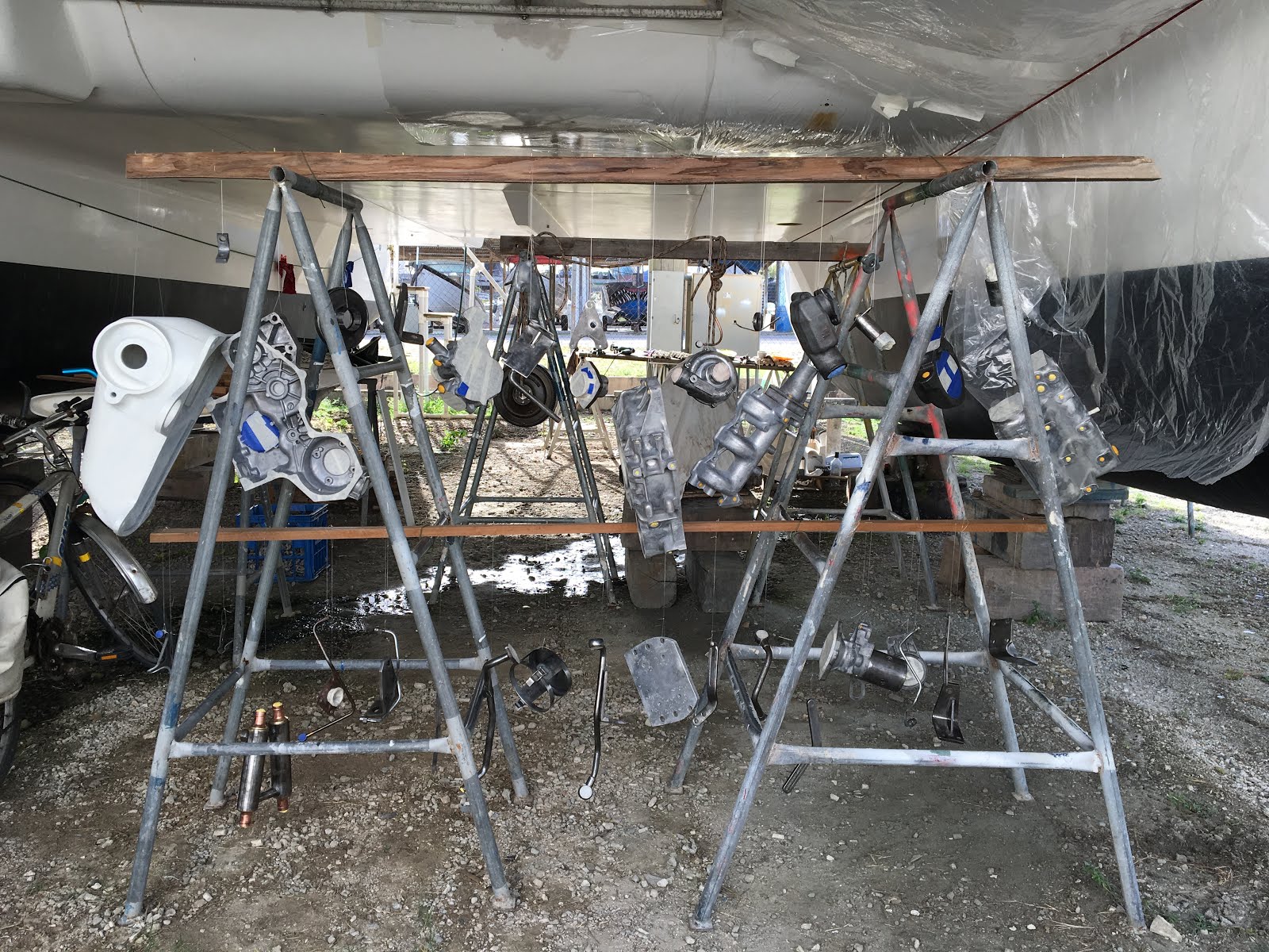 S/Y RAPTOR: Spray Painting Our Yanmar Engine