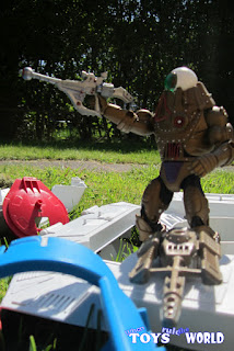 When Toys Rule The World: Review: He-Man Starship Eternia