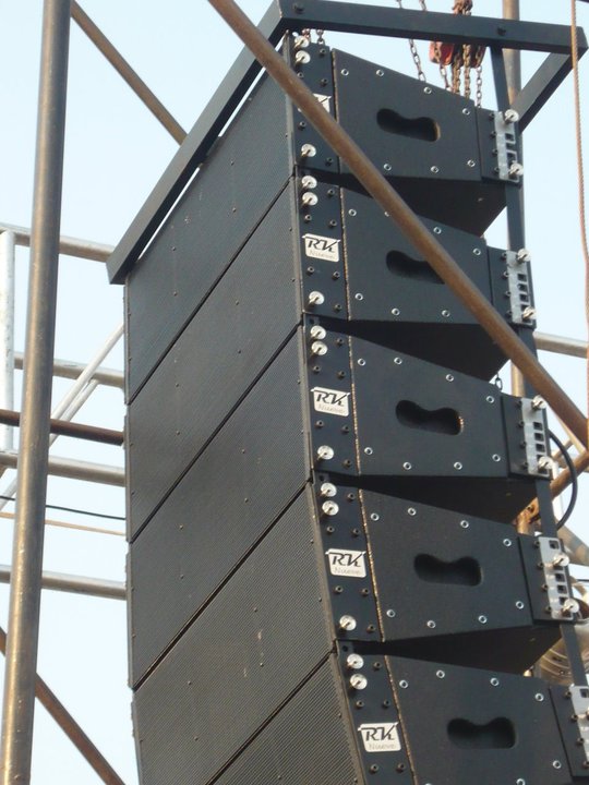LIGHT SOUND PRODUCCIONES: LINE ARRAY