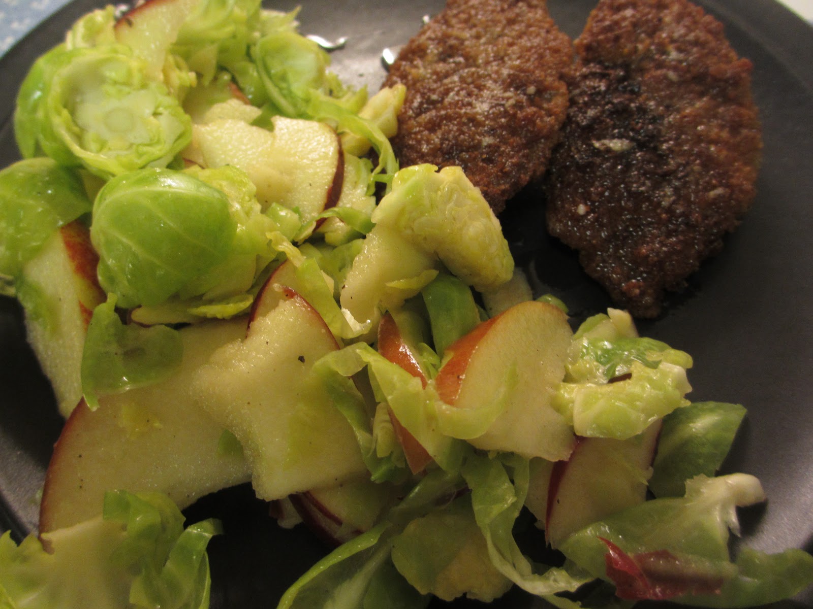 K-C´s - nu LCHF.: Brisler med rosenkålsalat.