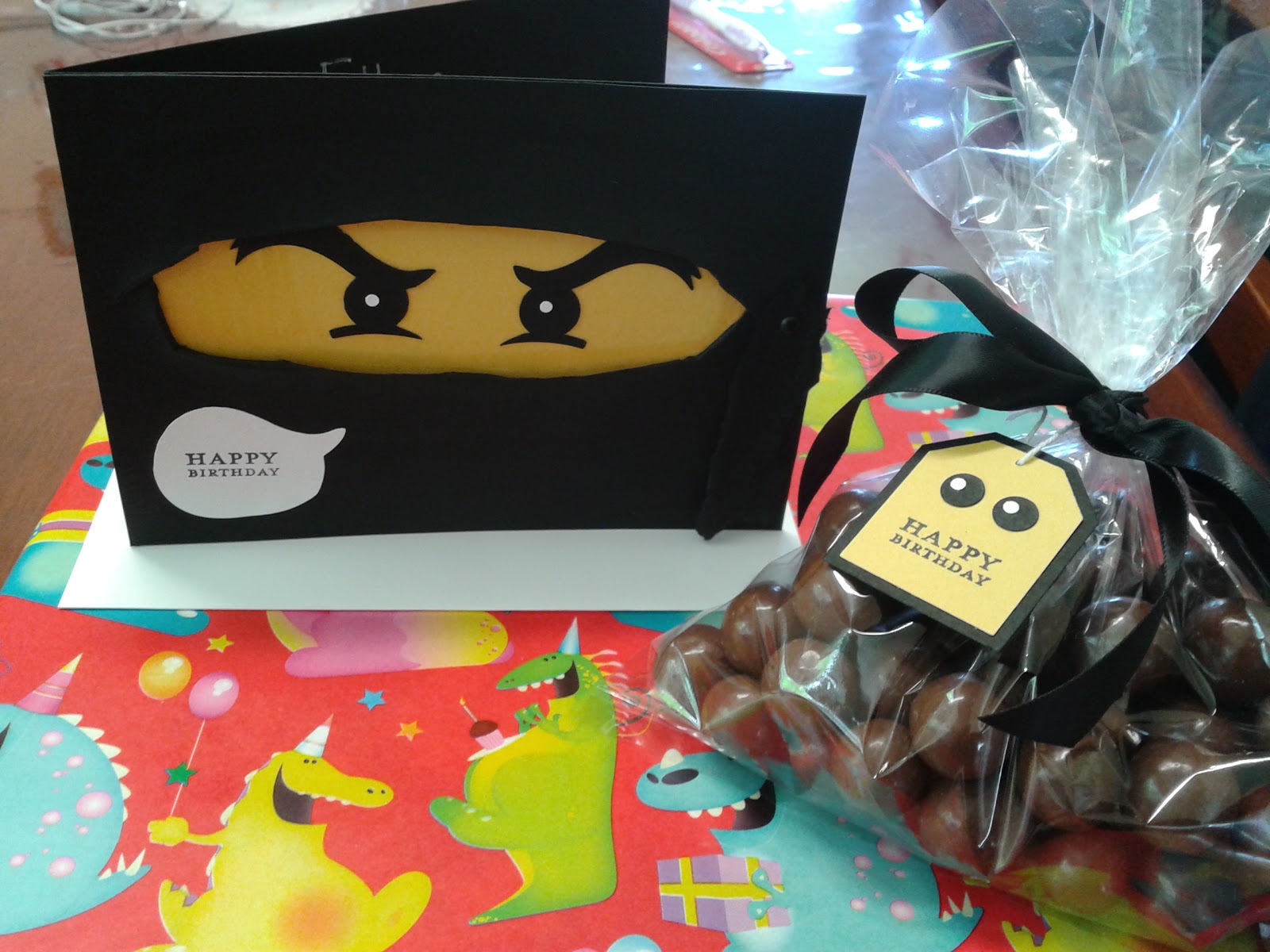 Stampin' it up with Belinda: NINJAGO Card & gift tag