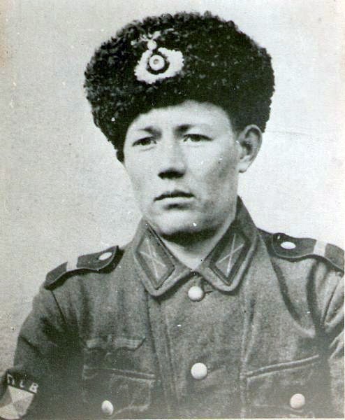 NAZI JERMAN: Foto Sukarelawan Kosak Dalam Tubuh Wehrmacht dan Waffen-SS