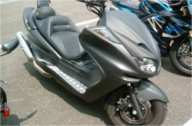 Monster Bego: Modifikasi Motor Matic Gaya Jepang