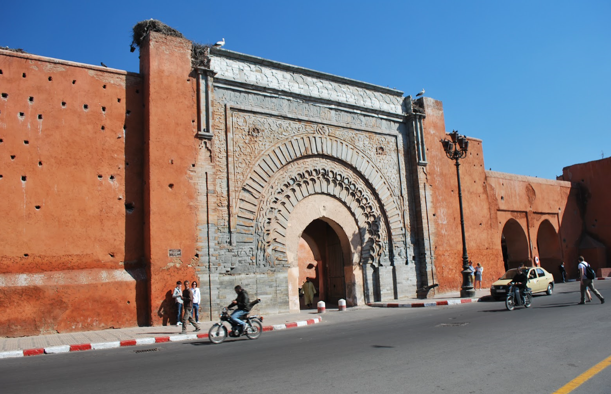 Preâmbulo: Muralhas de Marraquexe, Marrocos.