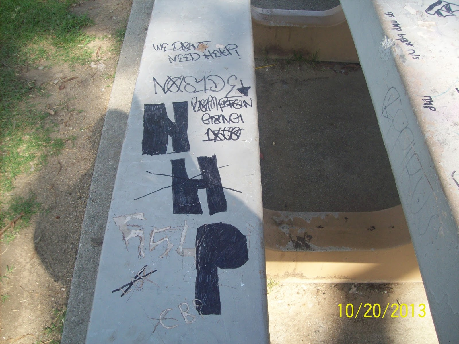 blood gangs graffiti: neighborhood piru ( Compton , NHP )