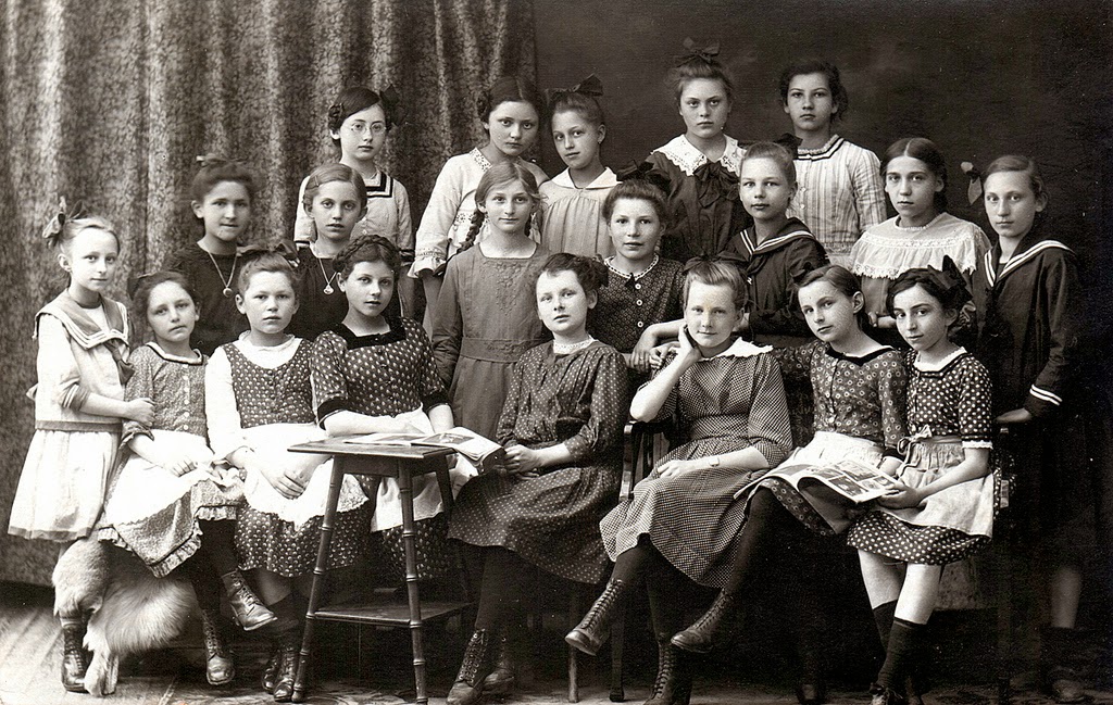 20 Vintage Photographs of Fashion and Costume from the 1910s ~ Vintage ...