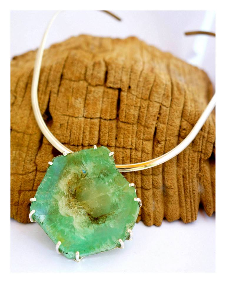 EK Art Jewelry Tamarindo Costa Rica: Large rough Emerald crystal necklace