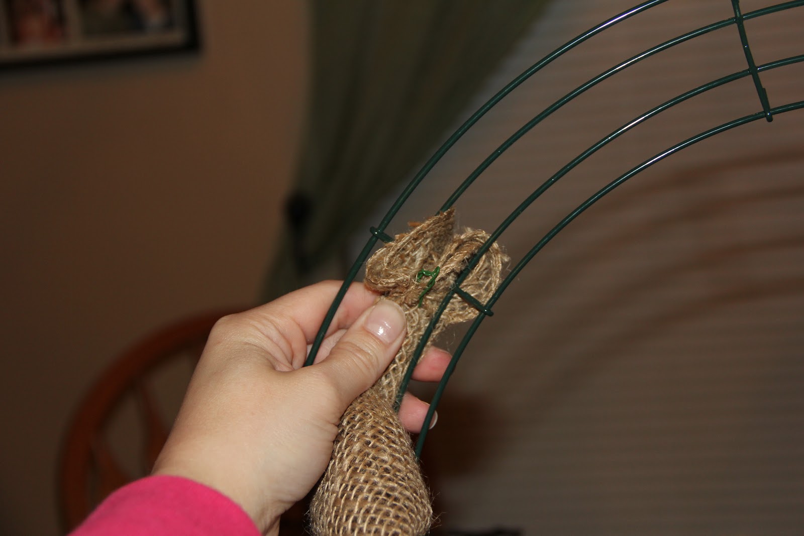 Stephanie Jennett Photography: DIY Burlap Wreath