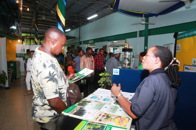 WAGENI WAFURIKA MALI ASILI NA UTALII KATIKA MAONYESHO YA SABASABA ...