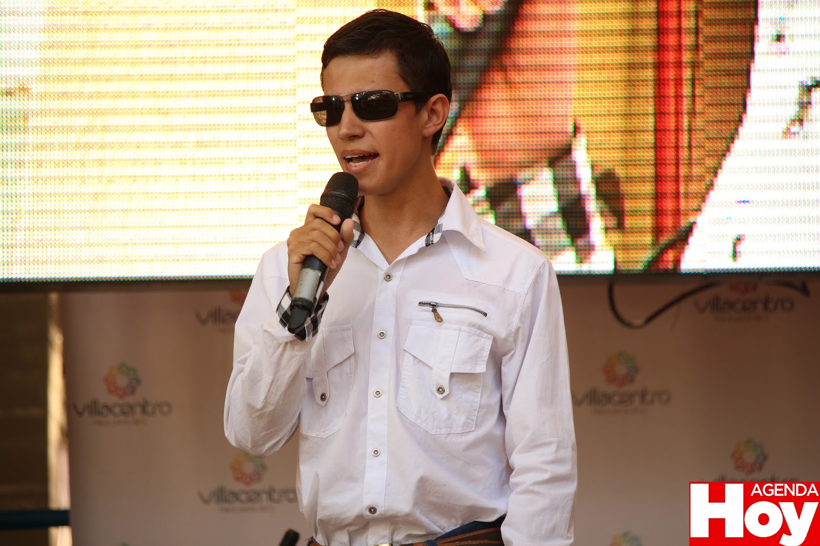 Eligen ganador de primer concurso de canto de música para planchar en ...