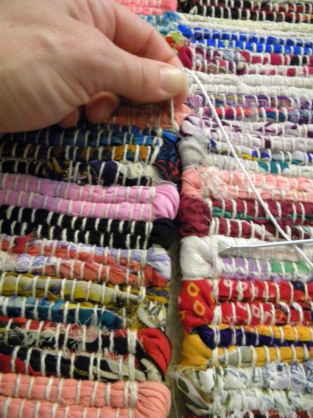 To Life and To Love: Thrifty Thursday: $20 DIY Rag Rug