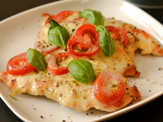 arta culinara: Piept de pui capresse.