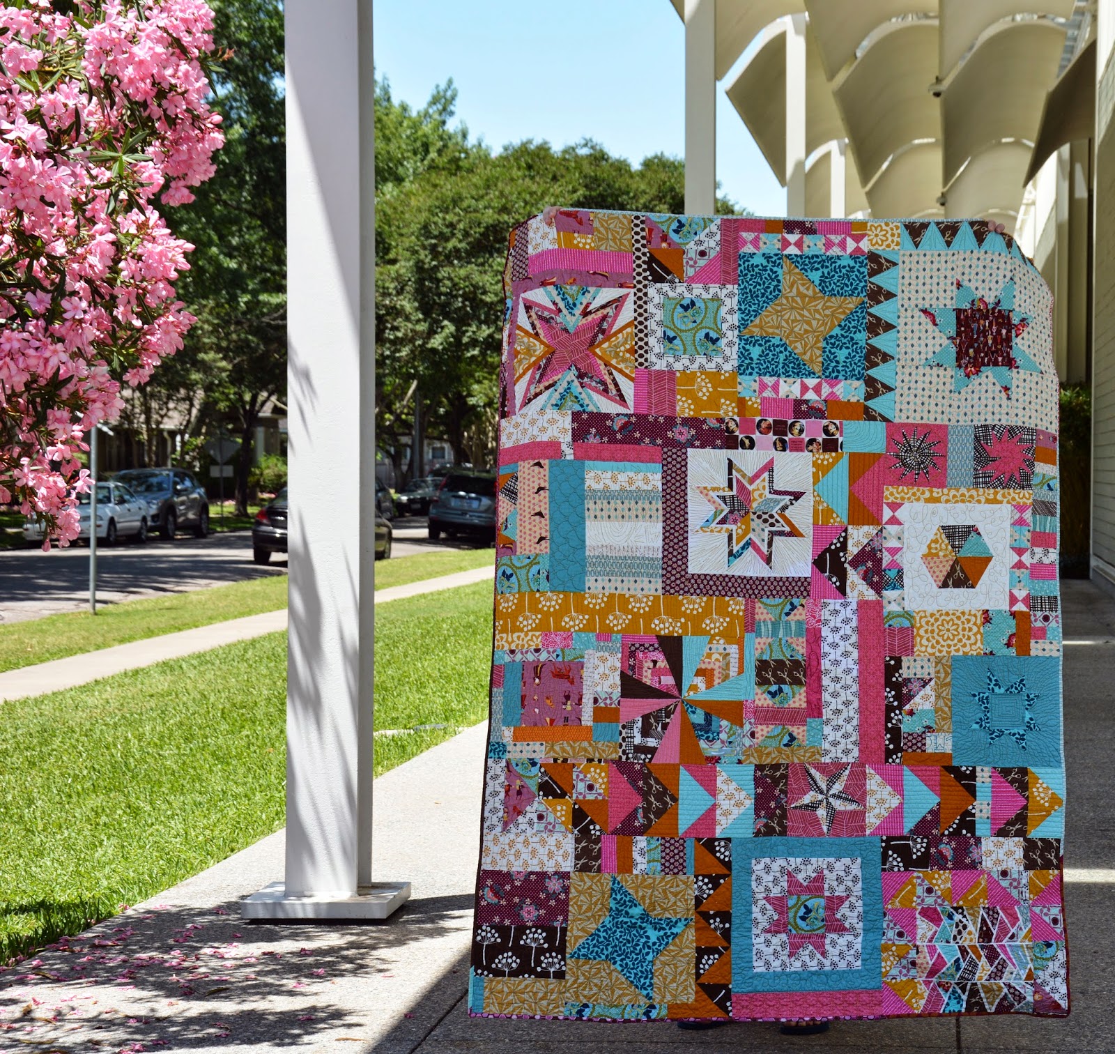 Jaceycraft: FO: Wonky Bee Traveling Quilt
