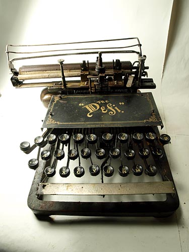 Some little-known typewriters (D-F)/ /THE TYPEWRITER REVOLUTION